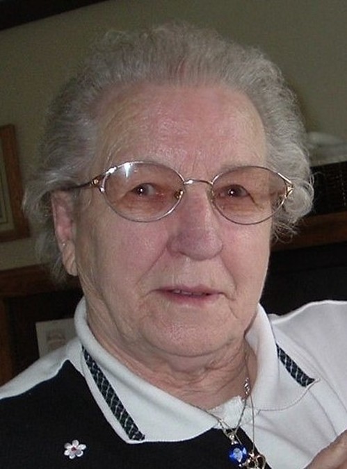 Elizabeth Hanson Obituary - Prince Albert, SK | MacKenzie Funeral Chapel